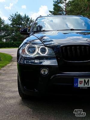 Black BMW X5 2010 in Vilnius, with an engine capacity of 3.00 L and mileage of 250 thousand km for 10400 €, photo 3 on AUTOMOTO.COM.LV