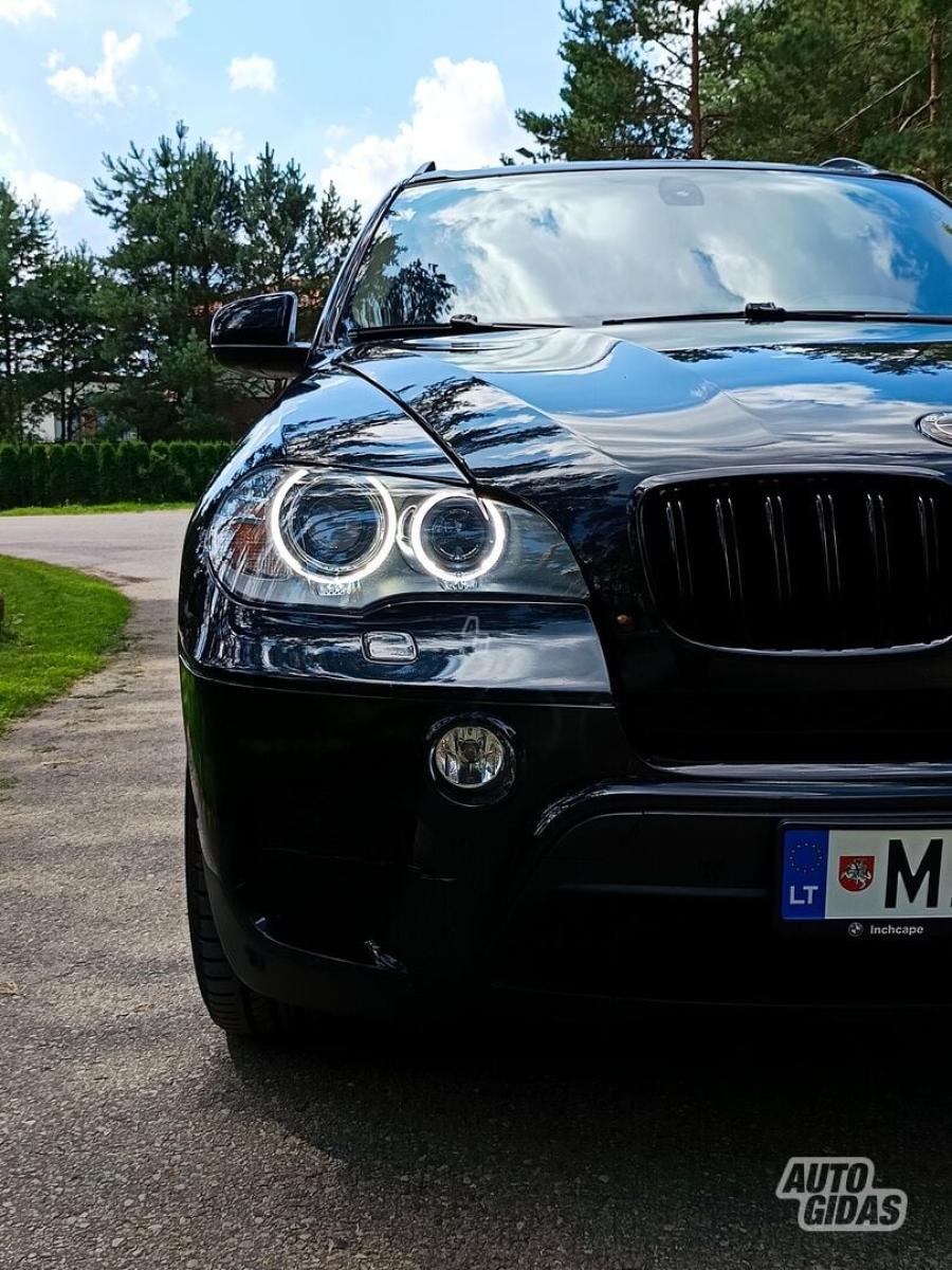 Black BMW X5 2010 in Vilnius, with an engine capacity of 3.00 L and mileage of 250 thousand km for 10400 €, photo 3 on AUTOMOTO.COM.LV