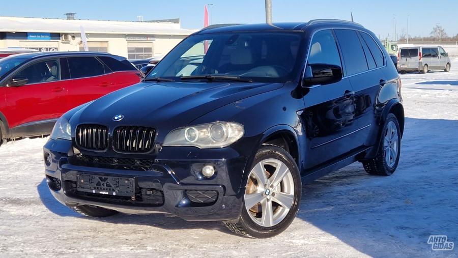 Black BMW X5 2010 in Marijampole, with an engine capacity of 3.00 L and mileage of 324 thousand km for 9900 €, photo 1 on AUTOMOTO.COM.LV