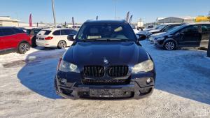 Black BMW X5 2010 in Marijampole, with an engine capacity of 3.00 L and mileage of 324 thousand km for 9900 €, photo 3 on AUTOMOTO.COM.LV