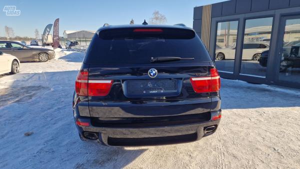 Black BMW X5 2010 in Marijampole, with an engine capacity of 3.00 L and mileage of 324 thousand km for 9900 €, photo 8 on AUTOMOTO.COM.LV
