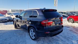 Black BMW X5 2010 in Marijampole, with an engine capacity of 3.00 L and mileage of 324 thousand km for 9900 €, photo 20 on AUTOMOTO.COM.LV