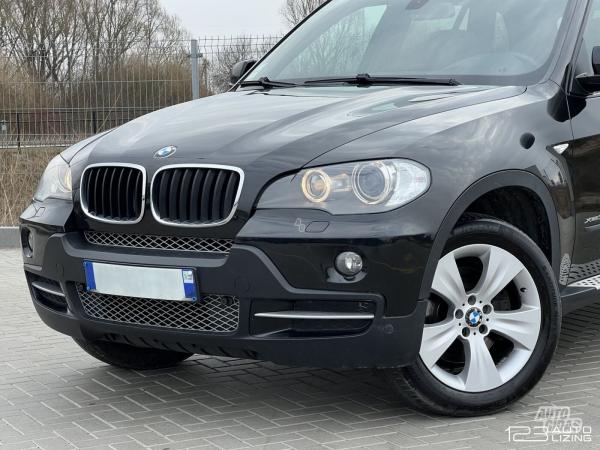 Black BMW X5 2010 in Taurage, with an engine capacity of 3.00 L and mileage of 340 thousand km for 9200 €, photo 2 on AUTOMOTO.COM.LV