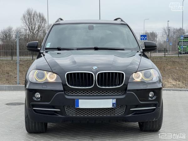 Black BMW X5 2010 in Taurage, with an engine capacity of 3.00 L and mileage of 340 thousand km for 9200 €, photo 4 on AUTOMOTO.COM.LV