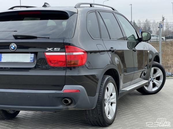 Black BMW X5 2010 in Taurage, with an engine capacity of 3.00 L and mileage of 340 thousand km for 9200 €, photo 10 on AUTOMOTO.COM.LV