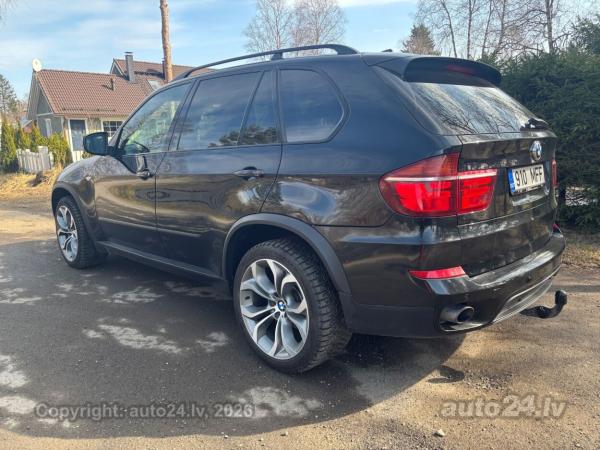 Melns BMW X5 2010 Saku, ar dzinēja tilpumu 3.00 L un nobraukumu 310 tūkst. km par 12900 €, foto 2 vietnē AUTOMOTO.COM.LV