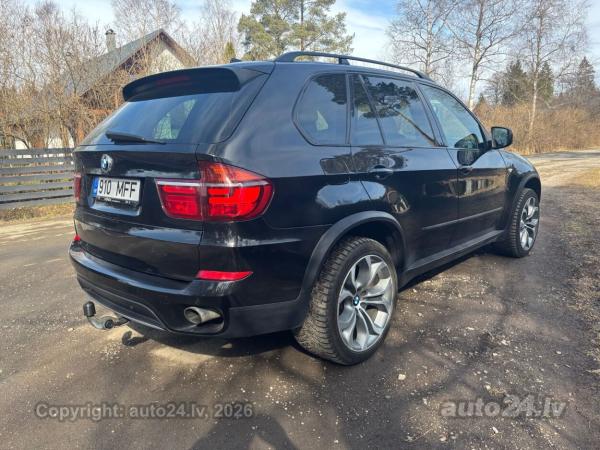 Melns BMW X5 2010 Saku, ar dzinēja tilpumu 3.00 L un nobraukumu 310 tūkst. km par 12900 €, foto 3 vietnē AUTOMOTO.COM.LV