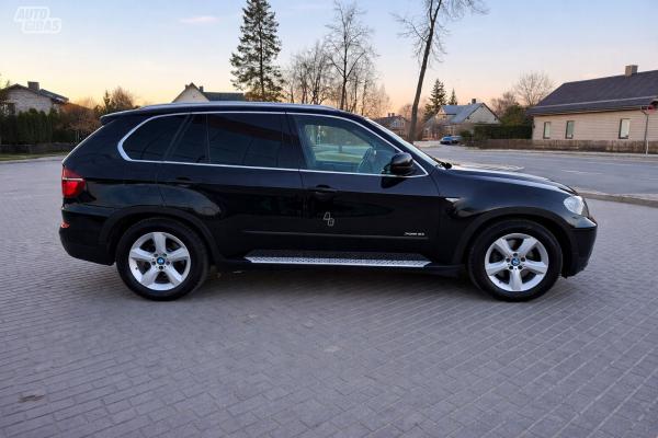 Black BMW X5 2010 in Utena, with an engine capacity of 3.00 L and mileage of 238 thousand km for 11490 €, photo 5 on AUTOMOTO.COM.LV