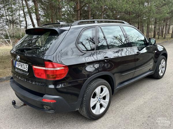 Black BMW X5 2010 in Vilnius, with an engine capacity of 3.00 L and mileage of 257 thousand km for 9500 €, photo 3 on AUTOMOTO.COM.LV