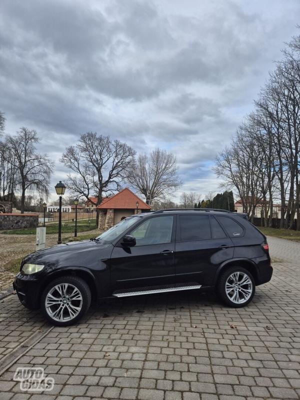Melns BMW X5 2010 Pakruojis, ar dzinēja tilpumu 3.00 L un nobraukumu 355 tūkst. km par 10700 €, foto 1 vietnē AUTOMOTO.COM.LV