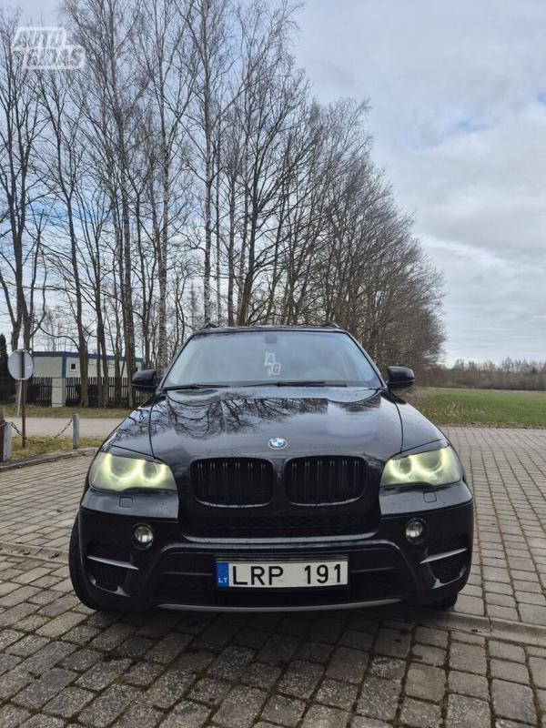 Melns BMW X5 2010 Pakruojis, ar dzinēja tilpumu 3.00 L un nobraukumu 355 tūkst. km par 10700 €, foto 2 vietnē AUTOMOTO.COM.LV
