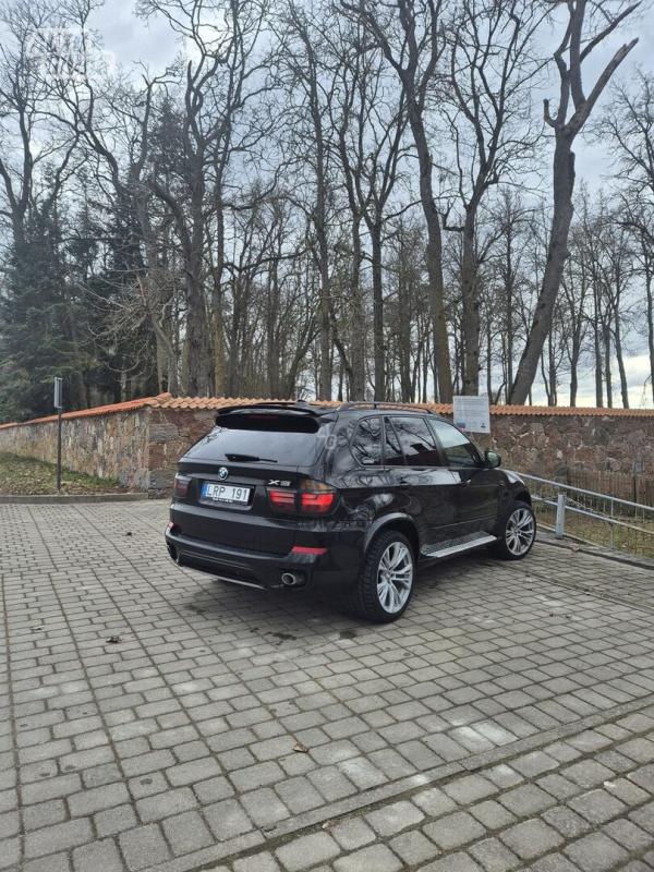 Melns BMW X5 2010 Pakruojis, ar dzinēja tilpumu 3.00 L un nobraukumu 355 tūkst. km par 10700 €, foto 6 vietnē AUTOMOTO.COM.LV
