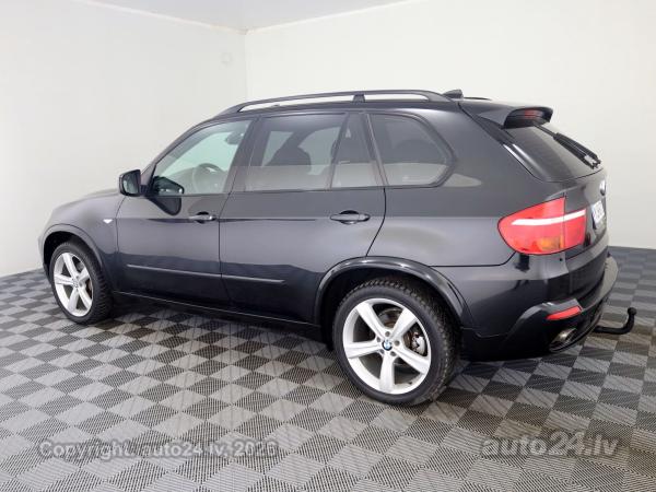 Black BMW X5 2010 in Tallinn, with an engine capacity of 3.00 L and mileage of 249 thousand km for 7499 €, photo 4 on AUTOMOTO.COM.LV