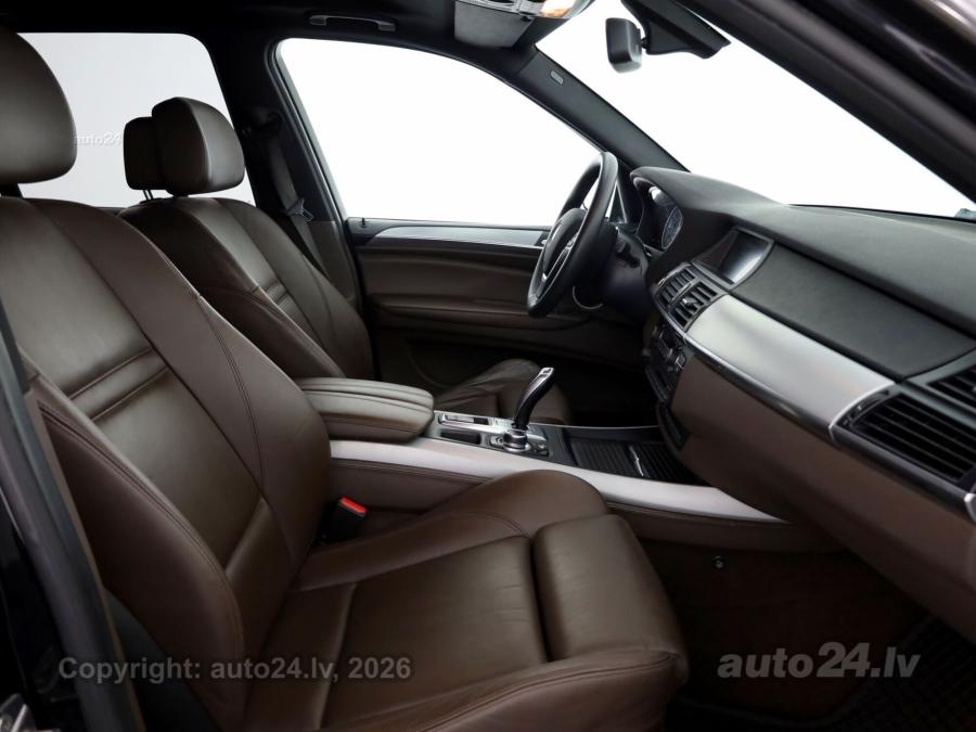 Melns BMW X5 2010 Tallina, ar dzinēja tilpumu 3.00 L un nobraukumu 249 tūkst. km par 7499 €, foto 7 vietnē AUTOMOTO.COM.LV