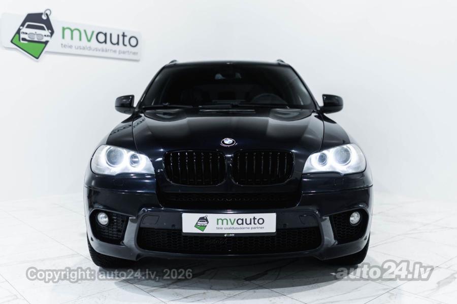 Black BMW X5 2010 in Tallinn, with an engine capacity of 3.00 L and mileage of 321 thousand km for 9990 €, photo 5 on AUTOMOTO.COM.LV
