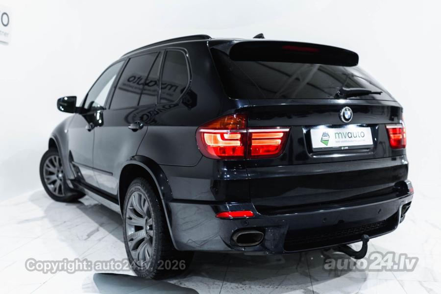 Black BMW X5 2010 in Tallinn, with an engine capacity of 3.00 L and mileage of 321 thousand km for 9990 €, photo 7 on AUTOMOTO.COM.LV