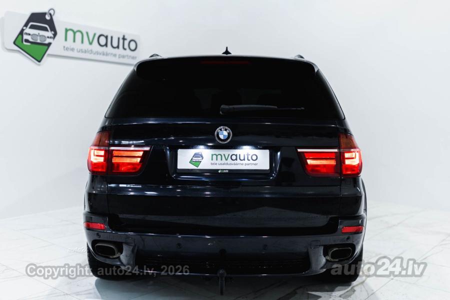 Black BMW X5 2010 in Tallinn, with an engine capacity of 3.00 L and mileage of 321 thousand km for 9990 €, photo 8 on AUTOMOTO.COM.LV