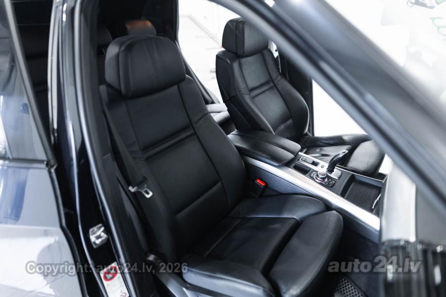 Black BMW X5 2010 in Tallinn, with an engine capacity of 3.00 L and mileage of 321 thousand km for 9990 €, photo 17 on AUTOMOTO.COM.LV