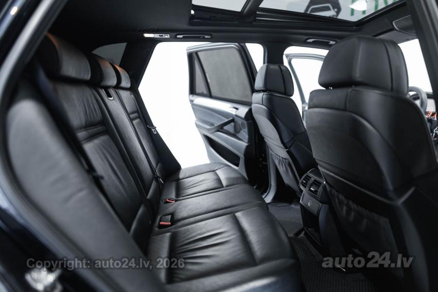 Black BMW X5 2010 in Tallinn, with an engine capacity of 3.00 L and mileage of 321 thousand km for 9990 €, photo 18 on AUTOMOTO.COM.LV