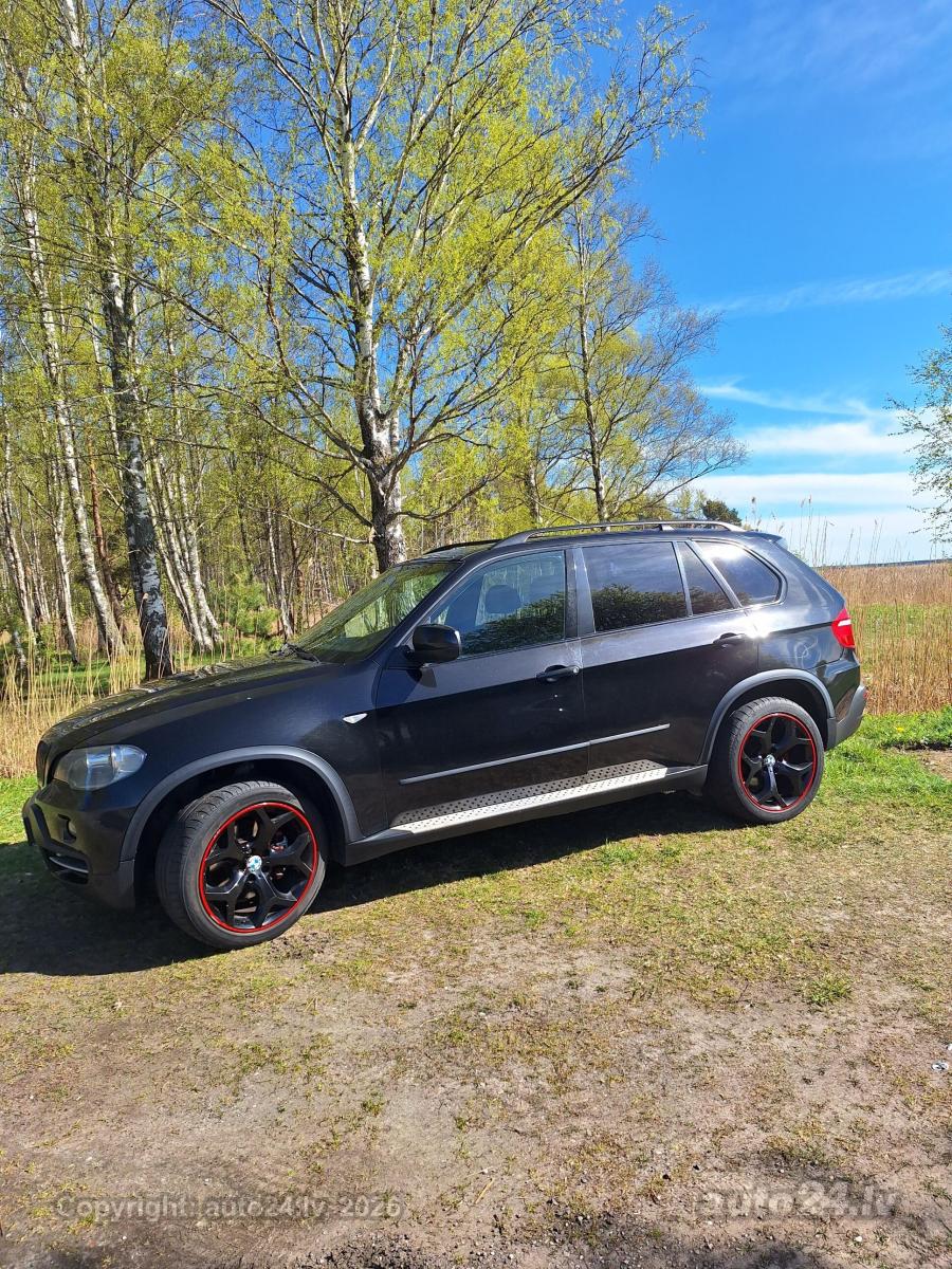 Black BMW X5 2010 in Parnu, with an engine capacity of 3.00 L and mileage of 346 thousand km for 10400 €, photo 3 on AUTOMOTO.COM.LV