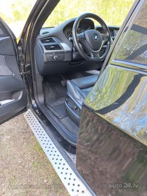 Black BMW X5 2010 in Parnu, with an engine capacity of 3.00 L and mileage of 346 thousand km for 10400 €, photo 7 on AUTOMOTO.COM.LV