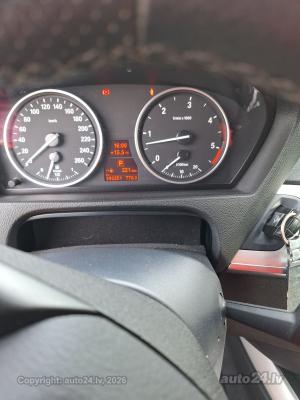 Black BMW X5 2010 in Parnu, with an engine capacity of 3.00 L and mileage of 346 thousand km for 10400 €, photo 10 on AUTOMOTO.COM.LV