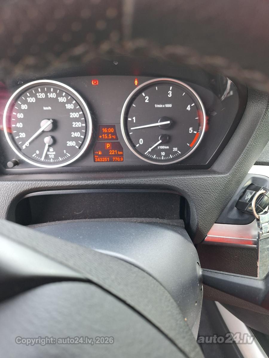 Black BMW X5 2010 in Parnu, with an engine capacity of 3.00 L and mileage of 346 thousand km for 10400 €, photo 10 on AUTOMOTO.COM.LV