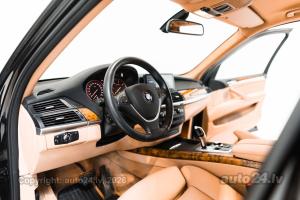 Black BMW X5 2010 in Tallinn, with an engine capacity of 3.00 L and mileage of 388 thousand km for 7990 €, photo 12 on AUTOMOTO.COM.LV