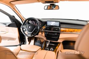 Black BMW X5 2010 in Tallinn, with an engine capacity of 3.00 L and mileage of 388 thousand km for 7990 €, photo 15 on AUTOMOTO.COM.LV
