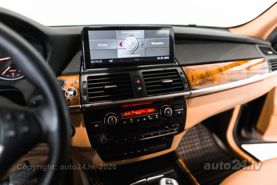 Black BMW X5 2010 in Tallinn, with an engine capacity of 3.00 L and mileage of 388 thousand km for 7990 €, photo 26 on AUTOMOTO.COM.LV