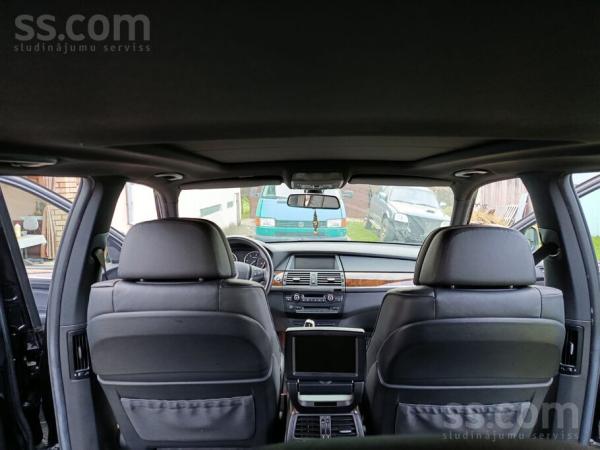 Melns BMW X5 2010 Rīga, ar dzinēja tilpumu 3.00 L un nobraukumu 257 tūkst. km par 10500 €, foto 2 vietnē AUTOMOTO.COM.LV