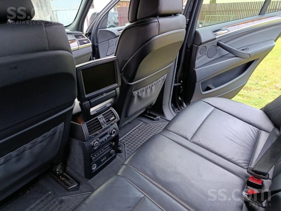 Melns BMW X5 2010 Rīga, ar dzinēja tilpumu 3.00 L un nobraukumu 257 tūkst. km par 10500 €, foto 6 vietnē AUTOMOTO.COM.LV