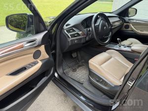 Melns BMW X5 2010 Rīga, ar dzinēja tilpumu 3.00 L un nobraukumu 260 tūkst. km par 10500 €, foto 5 vietnē AUTOMOTO.COM.LV