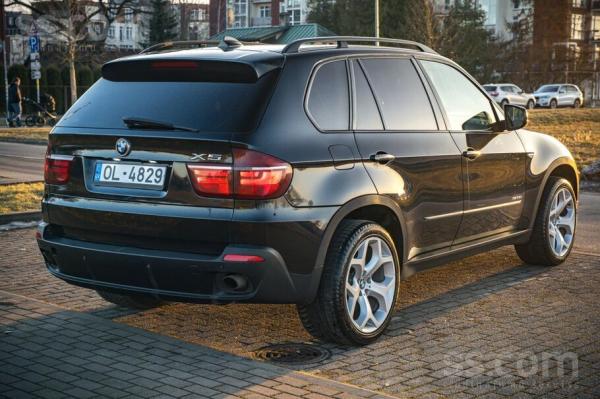 Black BMW X5 2010 in Riga, with an engine capacity of 3.00 L and mileage of 0 thousand km for 7990 €, photo 4 on AUTOMOTO.COM.LV