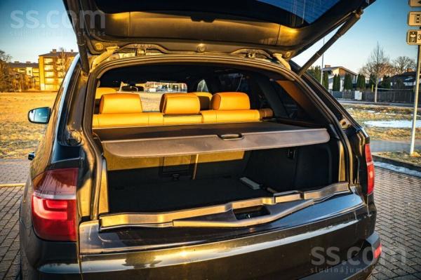 Black BMW X5 2010 in Riga, with an engine capacity of 3.00 L and mileage of 0 thousand km for 7990 €, photo 10 on AUTOMOTO.COM.LV