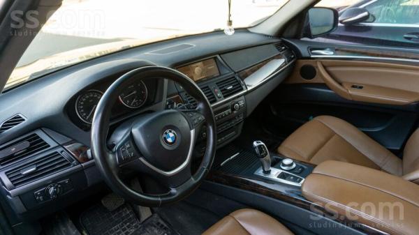 Melns BMW X5 2010 Rīga, ar dzinēja tilpumu 3.00 L un nobraukumu 302 tūkst. km par 10190 €, foto 9 vietnē AUTOMOTO.COM.LV