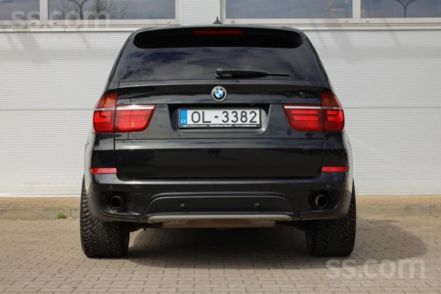 Black BMW X5 2010 in Riga, with an engine capacity of 3.00 L and mileage of 0 thousand km for 9495 €, photo 7 on AUTOMOTO.COM.LV