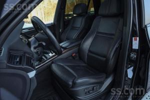Black BMW X5 2010 in Riga, with an engine capacity of 3.00 L and mileage of 0 thousand km for 9495 €, photo 13 on AUTOMOTO.COM.LV