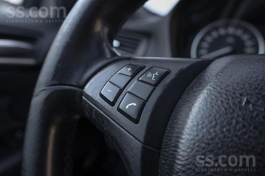 Black BMW X5 2010 in Riga, with an engine capacity of 3.00 L and mileage of 0 thousand km for 9495 €, photo 22 on AUTOMOTO.COM.LV