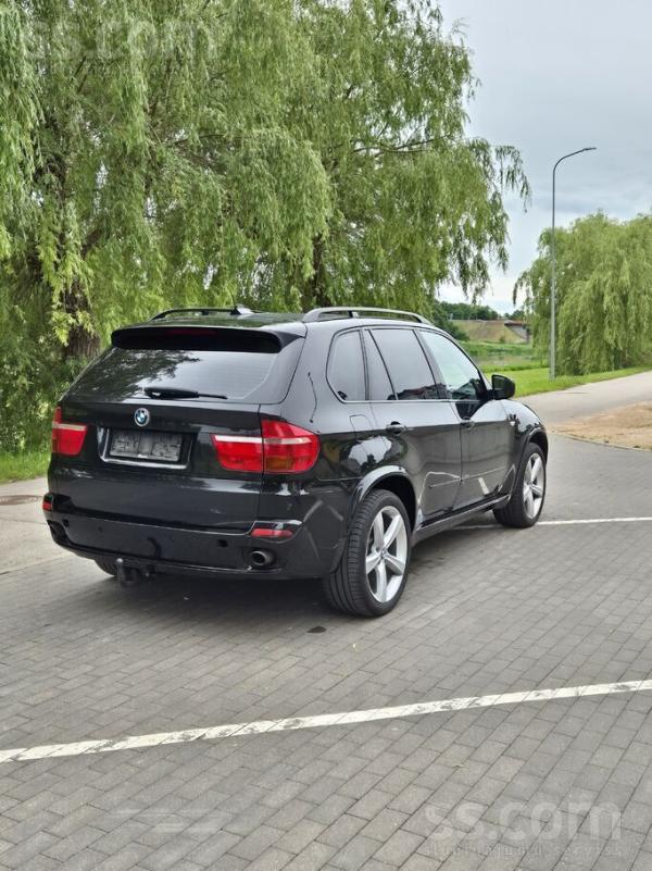 Melns BMW X5 2010 Bauska, ar dzinēja tilpumu 3.00 L un nobraukumu 251 tūkst. km par 9299 €, foto 3 vietnē AUTOMOTO.COM.LV