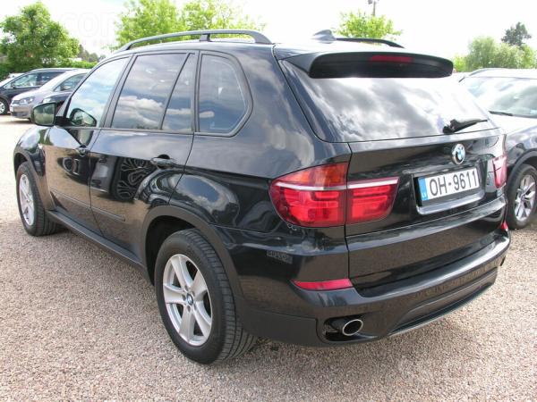 Melns BMW X5 2010 Rīga, ar dzinēja tilpumu 3.00 L un nobraukumu 280 tūkst. km par 9950 €, foto 4 vietnē AUTOMOTO.COM.LV