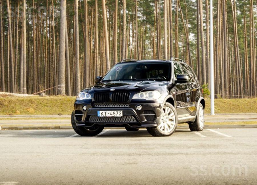 Melns BMW X5 2010 Rīga, ar dzinēja tilpumu 4.40 L un nobraukumu 129 tūkst. km par 11790 €, foto 1 vietnē AUTOMOTO.COM.LV