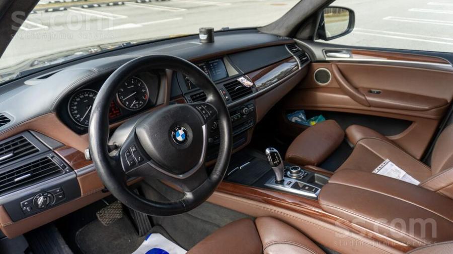 Melns BMW X5 2010 Rīga, ar dzinēja tilpumu 4.40 L un nobraukumu 129 tūkst. km par 11790 €, foto 10 vietnē AUTOMOTO.COM.LV