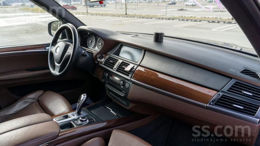 Melns BMW X5 2010 Rīga, ar dzinēja tilpumu 4.40 L un nobraukumu 129 tūkst. km par 11790 €, foto 11 vietnē AUTOMOTO.COM.LV