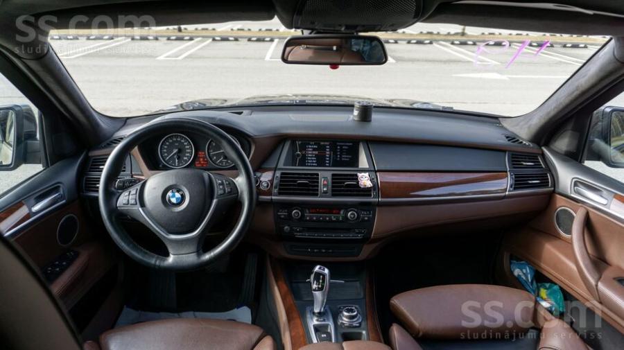 Melns BMW X5 2010 Rīga, ar dzinēja tilpumu 4.40 L un nobraukumu 129 tūkst. km par 11790 €, foto 12 vietnē AUTOMOTO.COM.LV