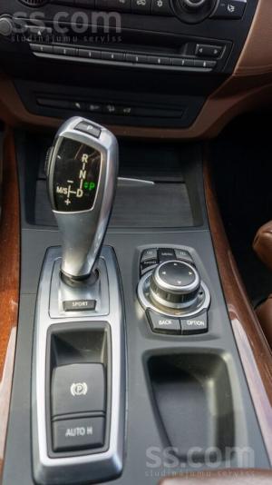 Melns BMW X5 2010 Rīga, ar dzinēja tilpumu 4.40 L un nobraukumu 129 tūkst. km par 11790 €, foto 14 vietnē AUTOMOTO.COM.LV