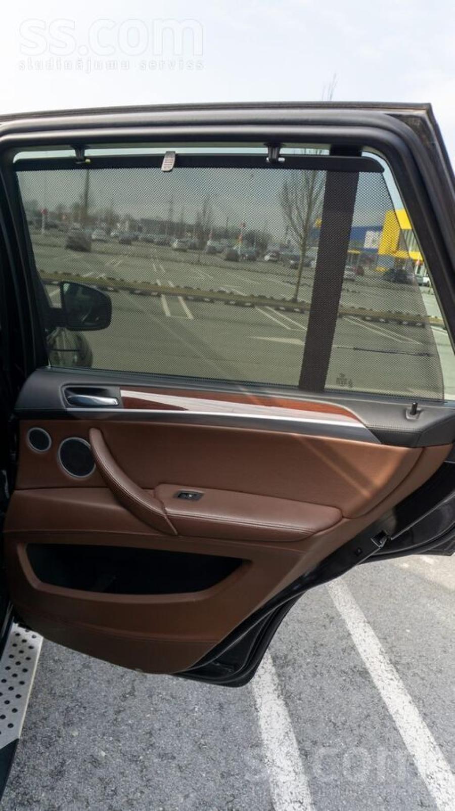 Melns BMW X5 2010 Rīga, ar dzinēja tilpumu 4.40 L un nobraukumu 129 tūkst. km par 11790 €, foto 31 vietnē AUTOMOTO.COM.LV