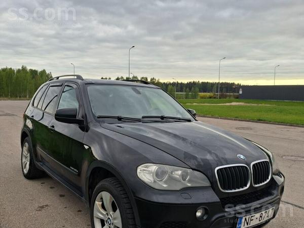 Melns BMW X5 2010 Rīga, ar dzinēja tilpumu 3.00 L un nobraukumu 443 tūkst. km par 8500 €, foto 2 vietnē AUTOMOTO.COM.LV