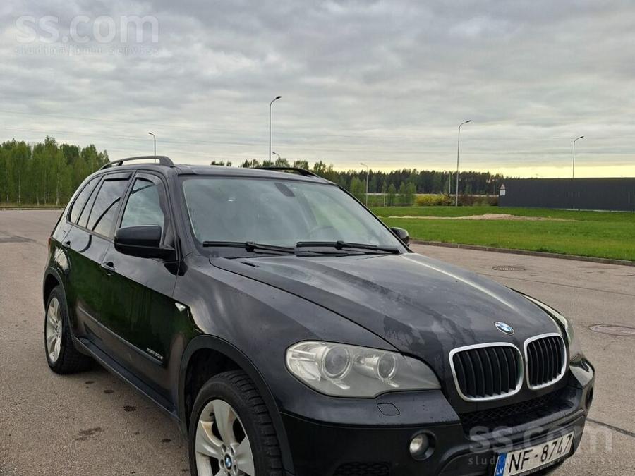 Melns BMW X5 2010 Rīga, ar dzinēja tilpumu 3.00 L un nobraukumu 443 tūkst. km par 8500 €, foto 3 vietnē AUTOMOTO.COM.LV