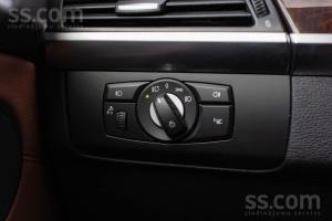 Black BMW X5 2010 in Riga, with an engine capacity of 3.00 L and mileage of 310 thousand km for 12990 €, photo 18 on AUTOMOTO.COM.LV